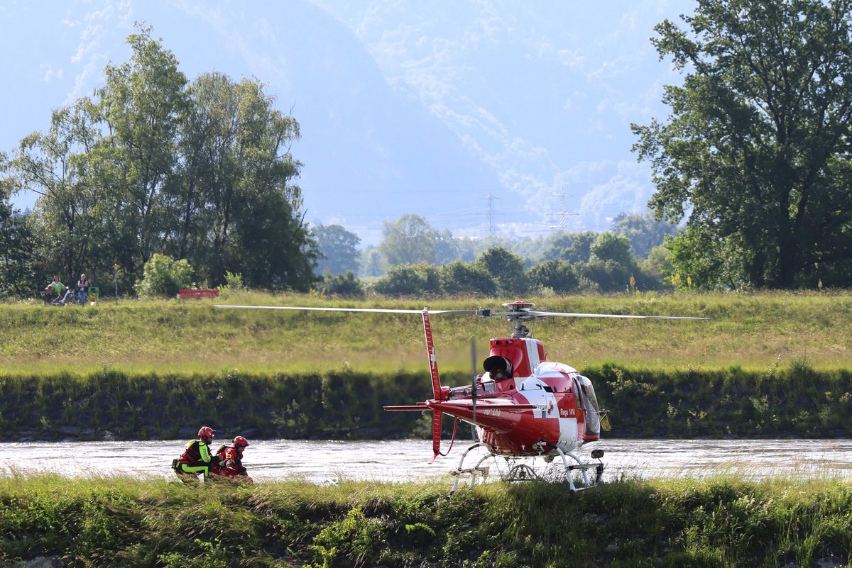 Gemeinsame Übung: Rettung aus dem Rhein nach Unfall mit dem ... Gemeinsame Übung: Rettung aus dem Rhein nach Unfall mit dem ...