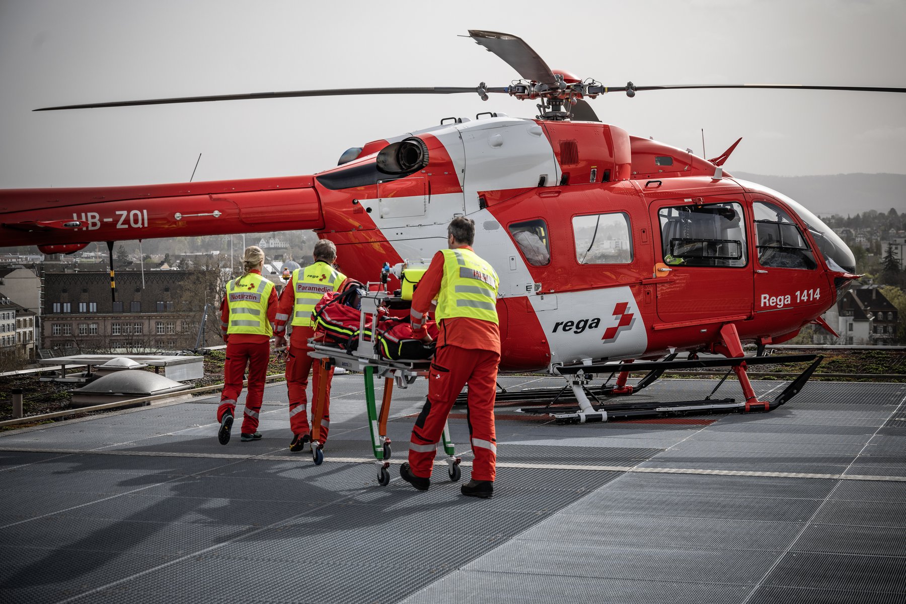 35 Patientinnen und Patienten pro Tag: Hilfe der Rega auch im Jahr 2024 sehr gefragt ...